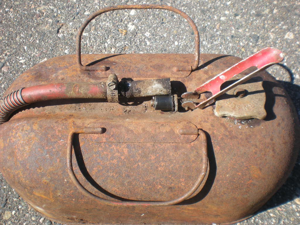 Topic: Vintage Fuel Transfer Tank – Antique Outboard Motor Club,Inc